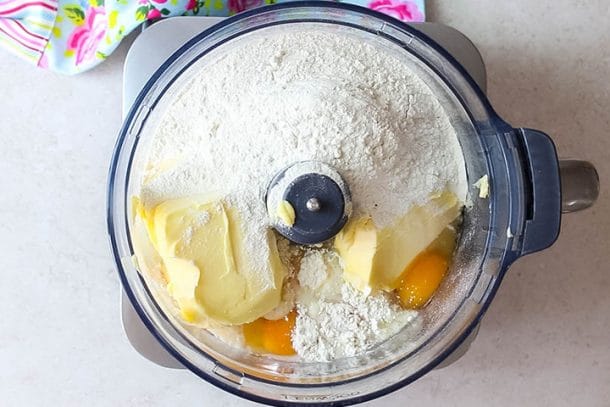 Victoria Sponge Cake | Erren's Kitchen