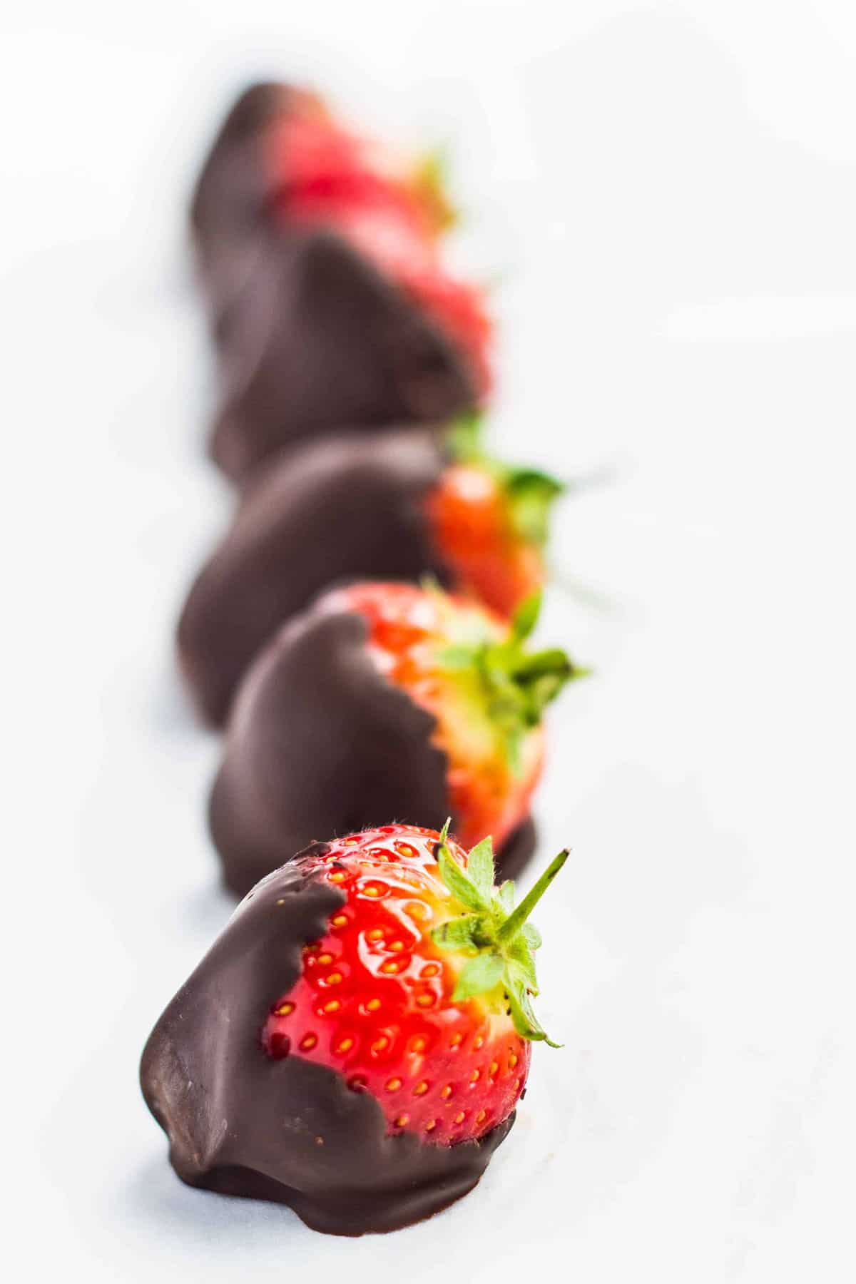Classic Chocolate Covered Strawberries - Erren's Kitchen