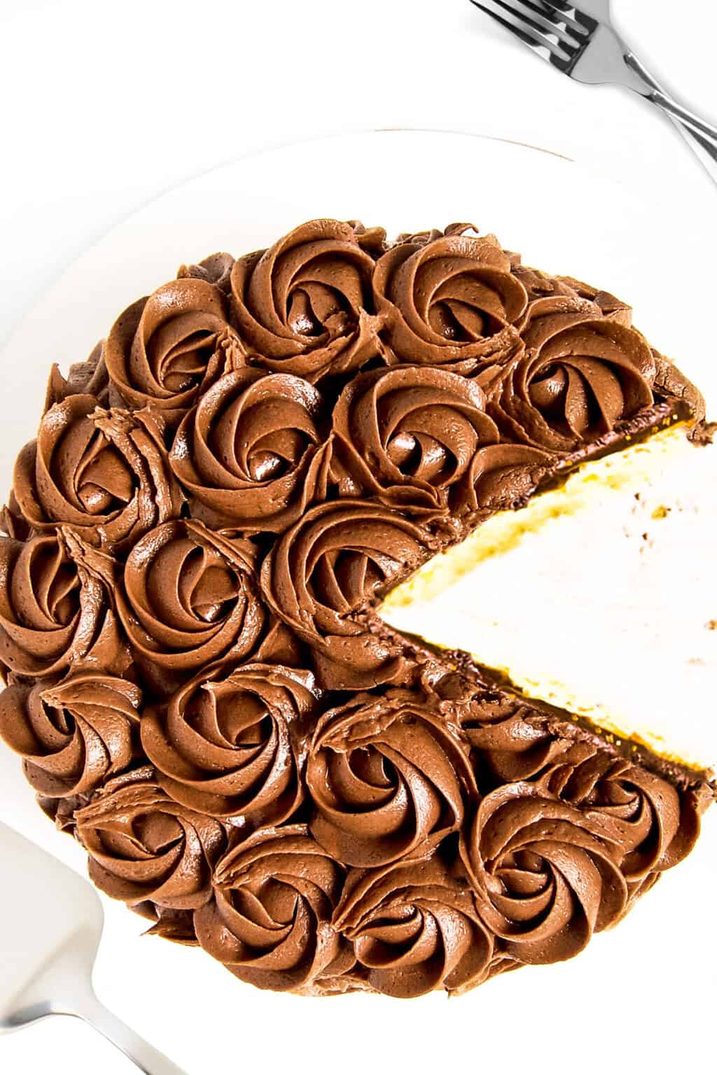 Vanilla Cake with Chocolate Rosette Frosting