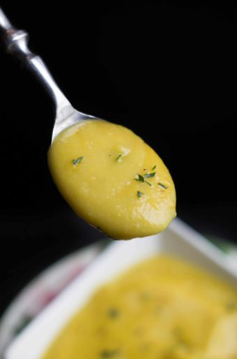 Low Fat Creamy Cauliflower Saffron Soup