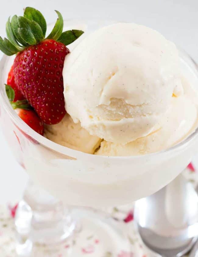 Vanilla Bean Cinnamon Buns | Erren's Kitchen