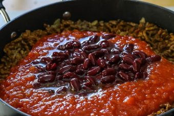 Classic Chili Con Carne - Erren's Kitchen