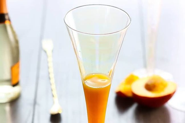 Peach Bellini Cocktail - Erren's Kitchen