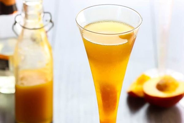 Peach Bellini Cocktail - Erren's Kitchen