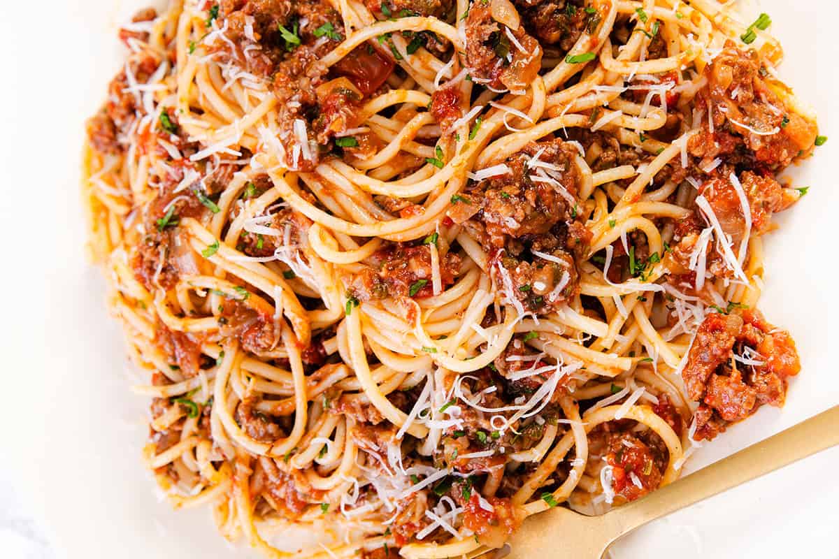Quick & Easy Spaghetti Bolognese | Erren's Kitchen