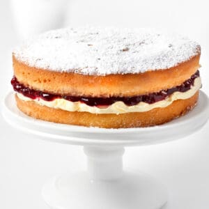 Victoria Sponge Cake | Erren's Kitchen