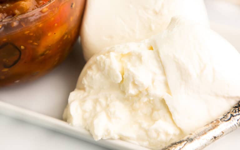 Burrata Crostini With Tomato Jam
