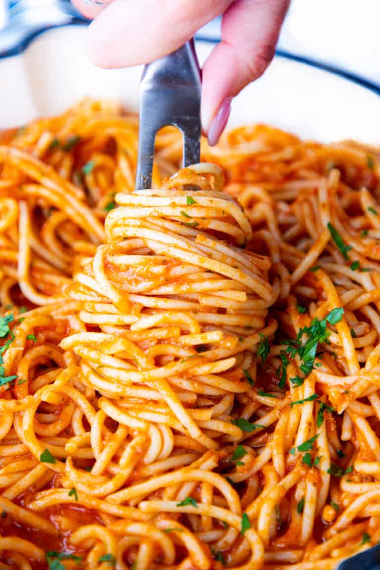 Family Meal Spaghetti (From The Bear) | Erren's Kitchen