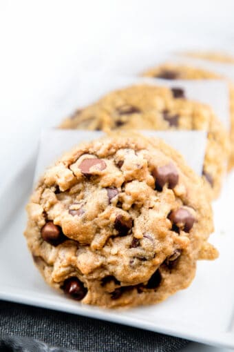Easy Chocolate Chip Oatmeal Cookies