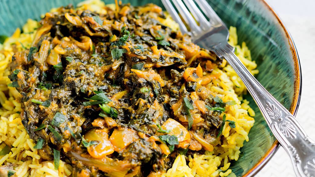 Quick and Easy Saag Bahji {Spinach Curry} - Erren's Kitchen