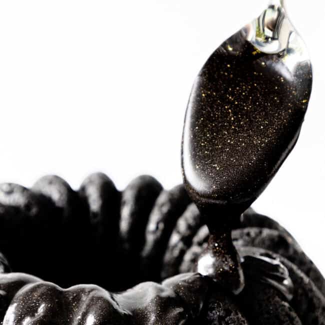 Shiny Black Icing Glaze | Erren's Kitchen