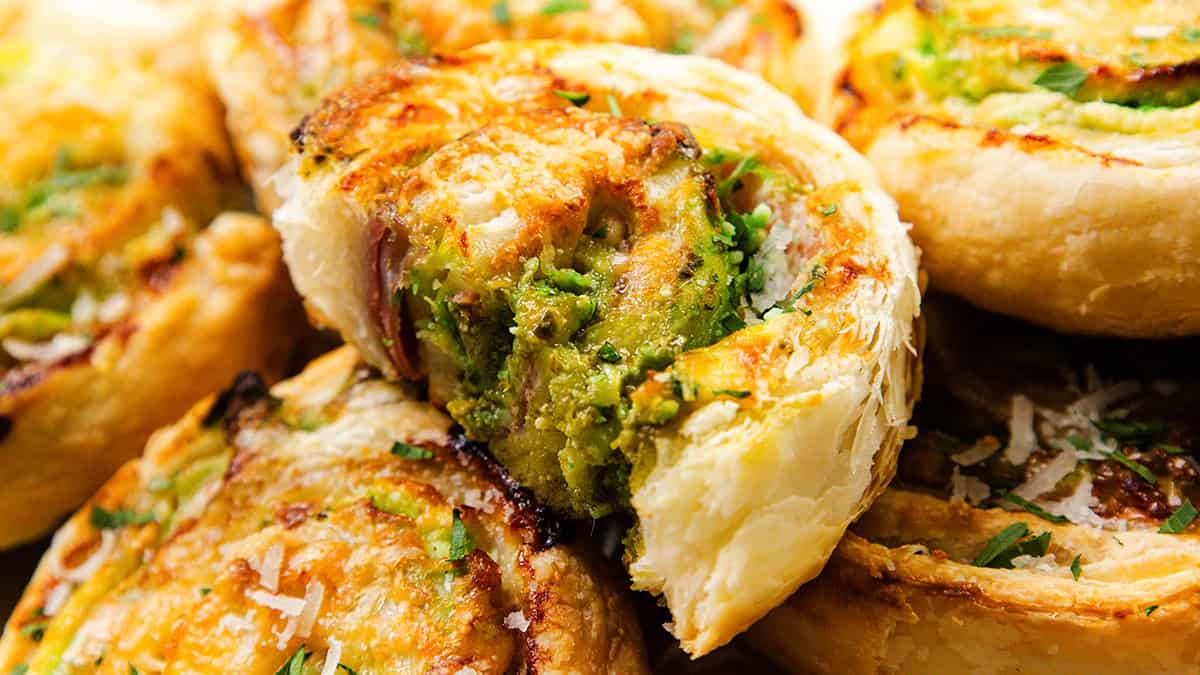 Puff Pastry Pinwheel Appetizer with Pesto Cream Cheese & Prosciutto